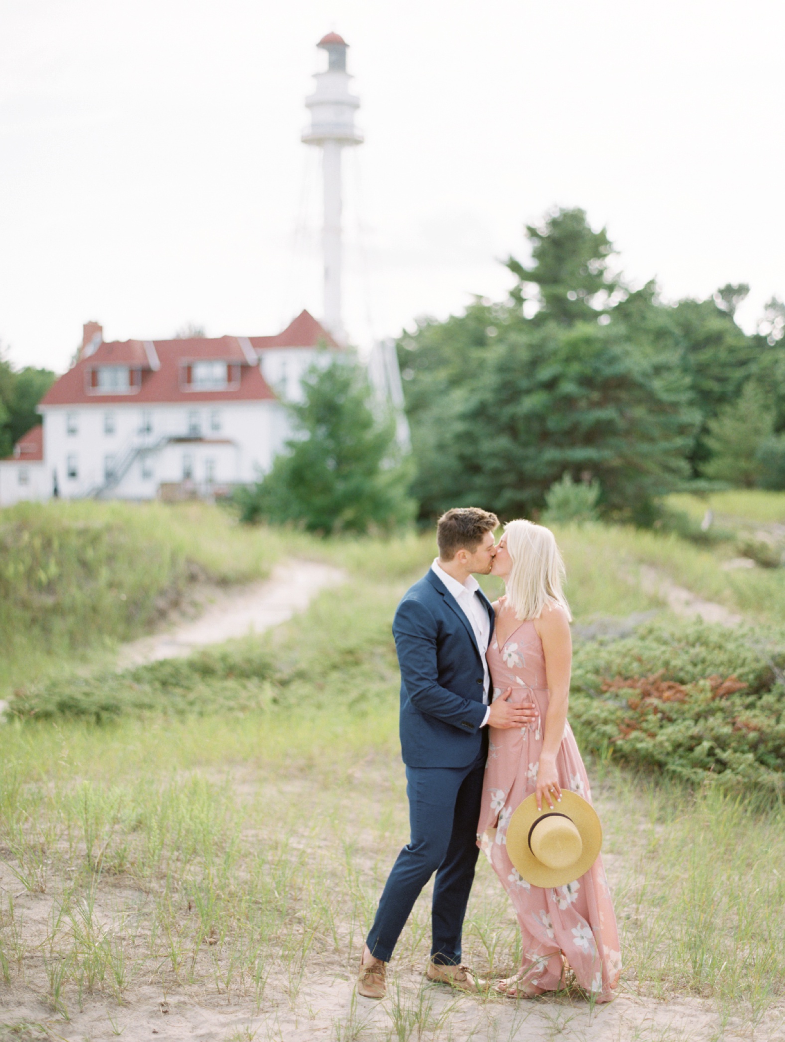 Lexi + Kane | Lake Michigan Beach + Lighthouse Engagement Session ...