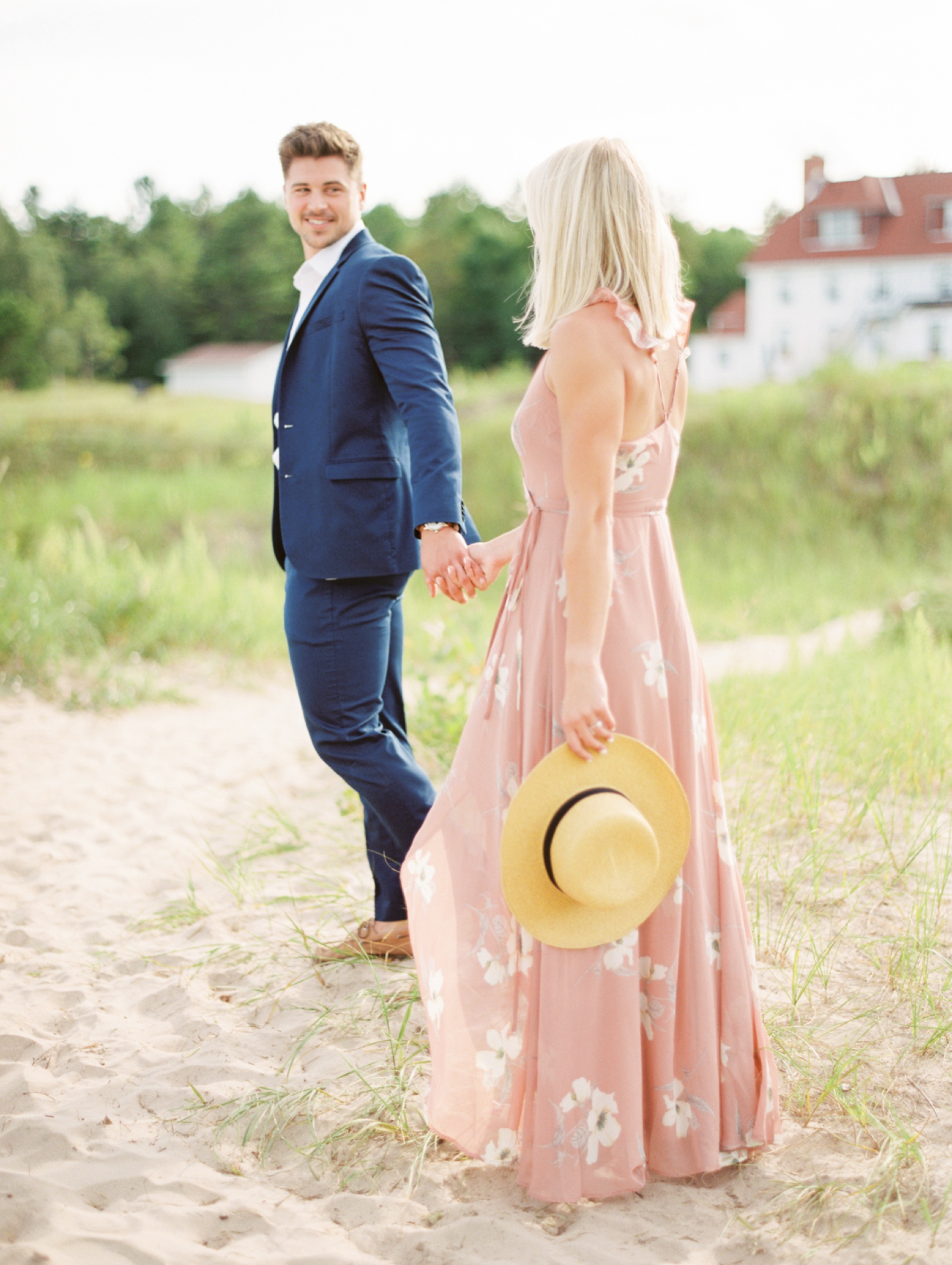 Lexi + Kane | Lake Michigan Beach + Lighthouse Engagement Session ...